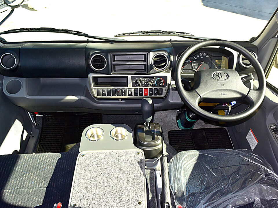 リバティ 52DB 4WD | キャンピングカーの新車・中古車販売｜デルタリンク