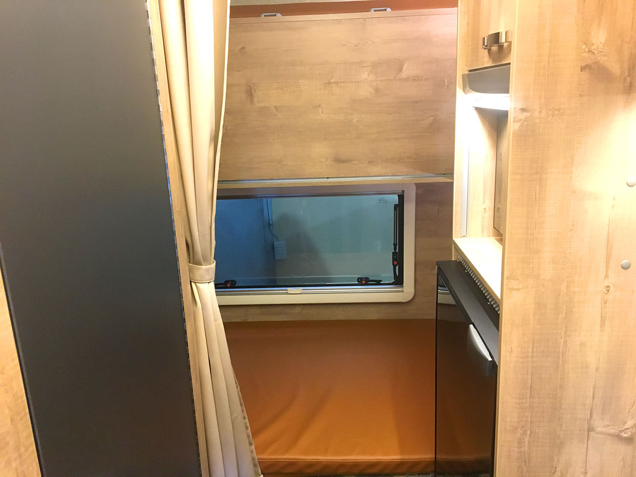 リバティ52DB Lodge | キャンピングカーの新車・中古車販売｜デルタリンク