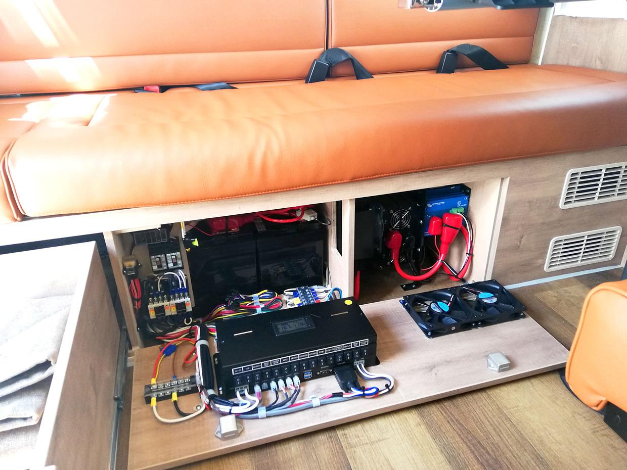 リバティ52DB lodge(ロッジ) | キャンピングカーの新車・中古車販売｜デルタリンク