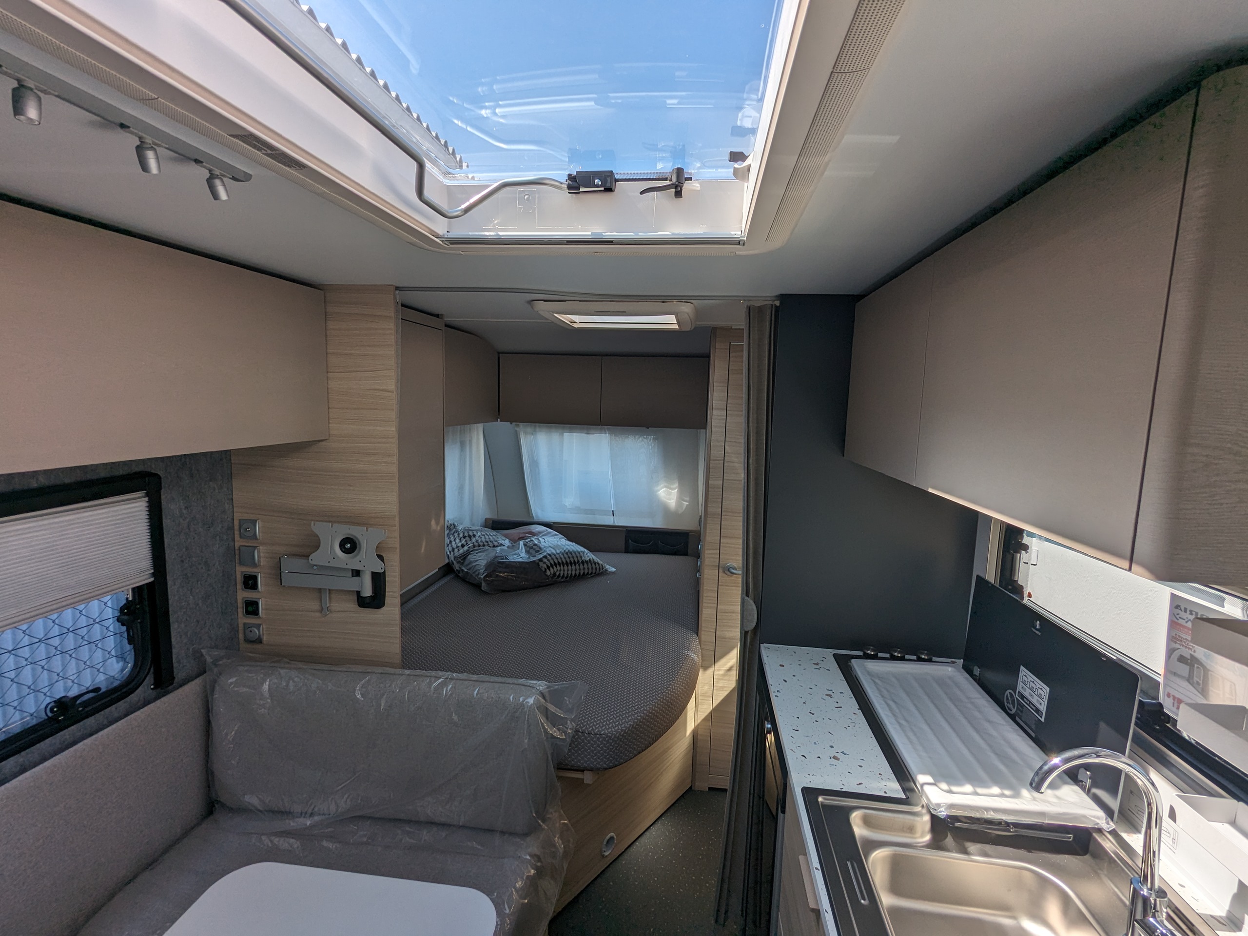 Altea 472 PK | キャンピングカーの新車・中古車販売｜デルタリンク