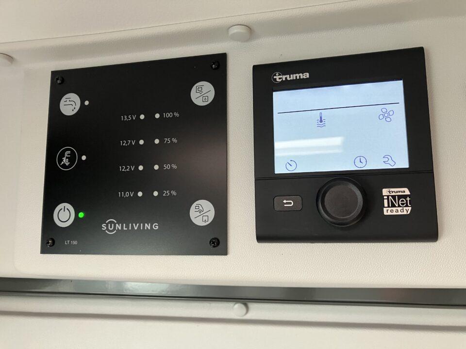 V60SP ファミリー2段ベッド4名就寝 家庭用エアコン装着 | キャンピングカーの新車・中古車販売｜デルタリンク