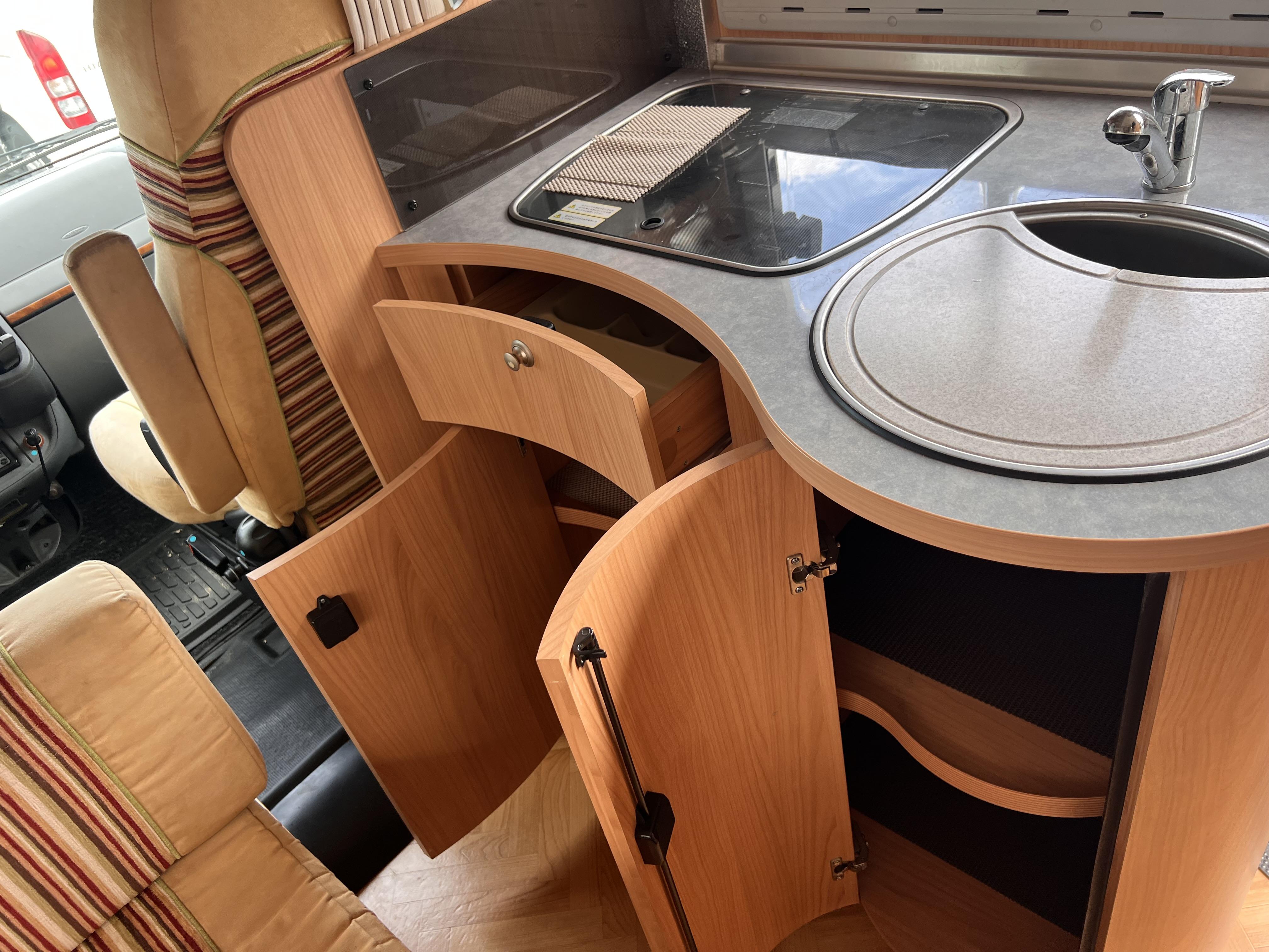 ソラノ T602 | キャンピングカーの新車・中古車販売｜デルタリンク